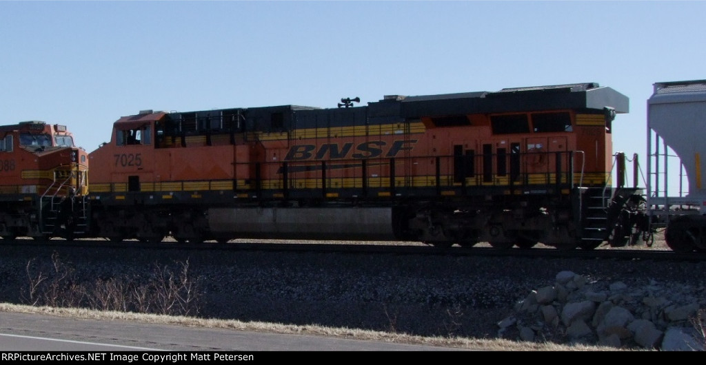 BNSF 7025
